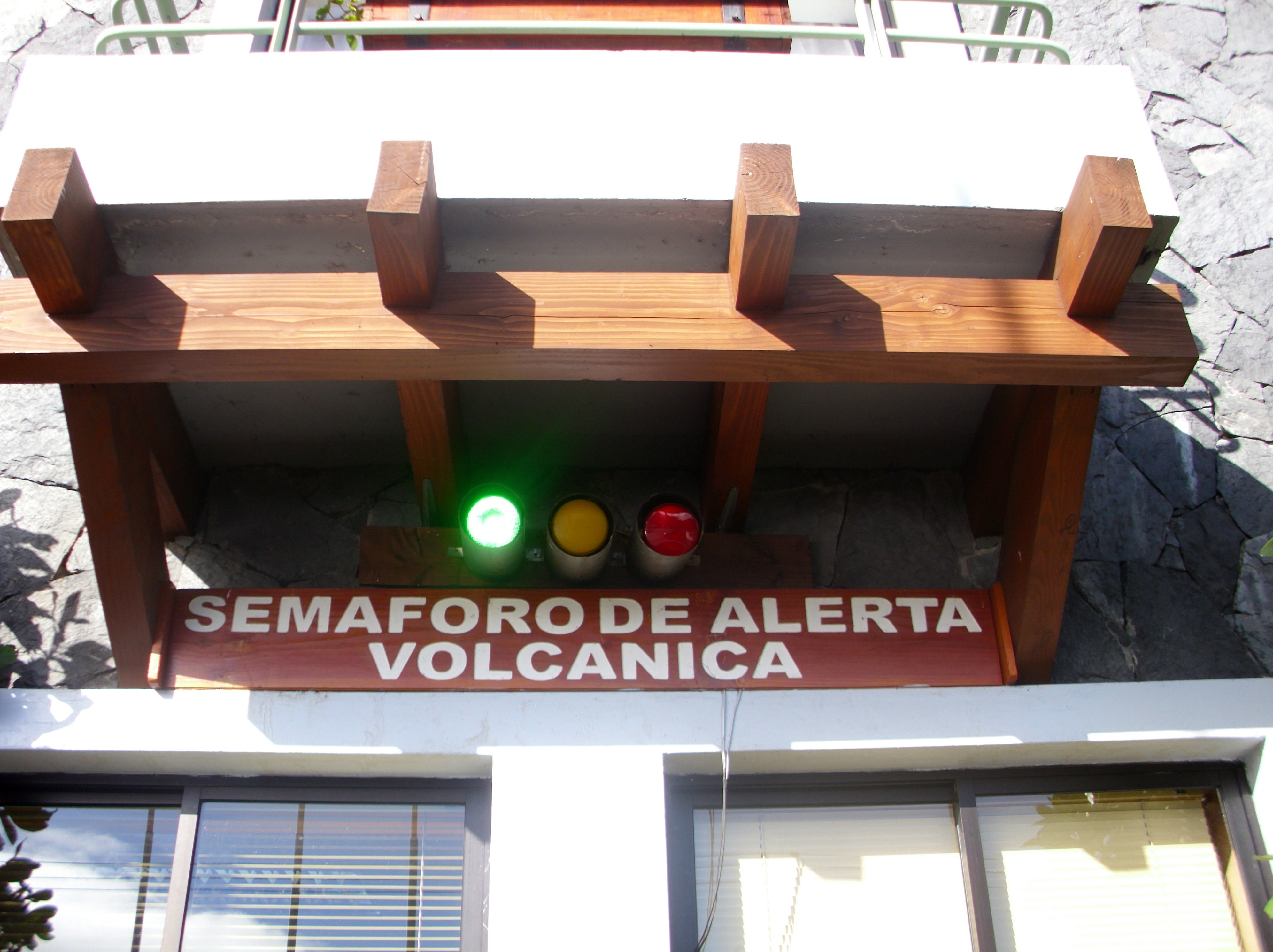 semaforo de alerta vulcanica Pucon - Sair do Brasil